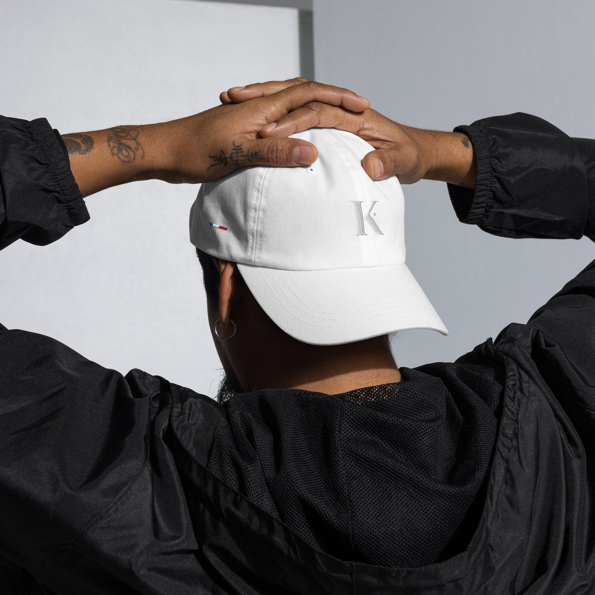 Casquettes Blanches: Élégance Pure pour Lui et Elle!
